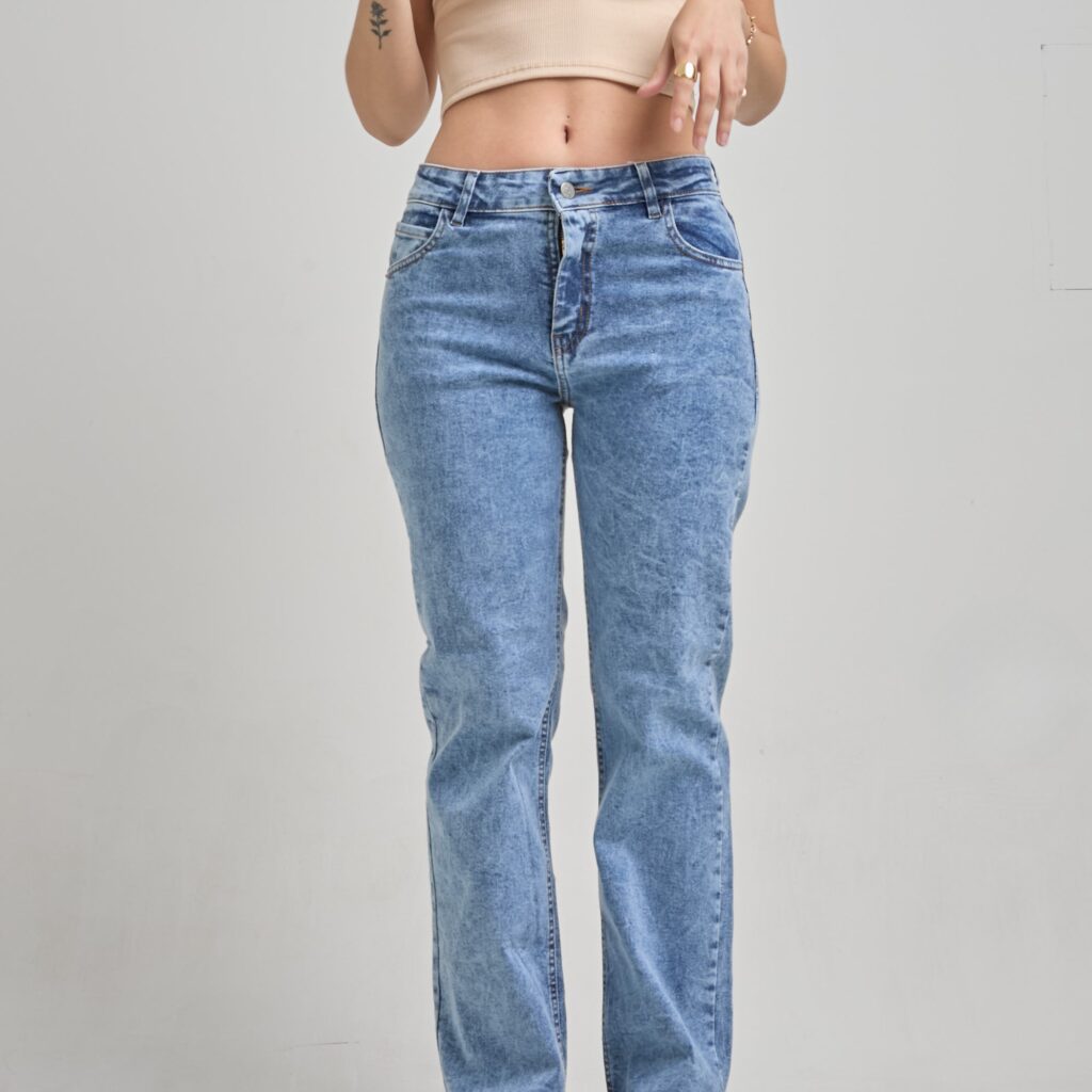 Pantalón Jean Confort Recto Elena Celeste – Vertu Jeans