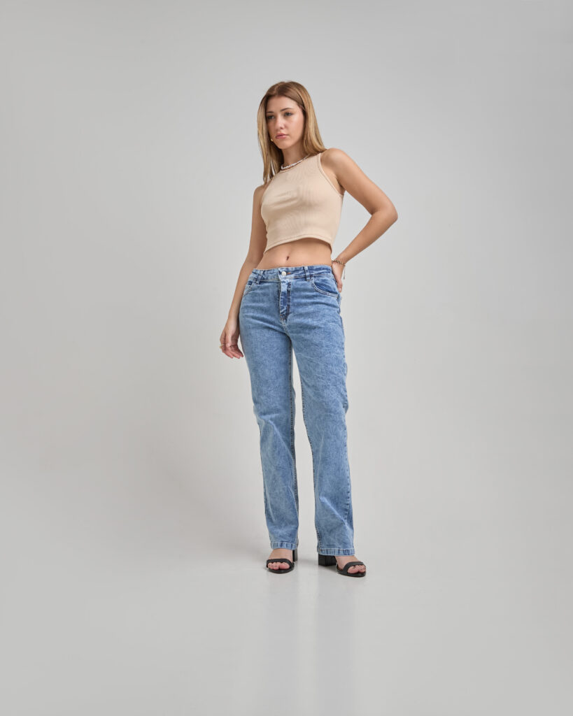 Pantalón Jean Confort Recto Elena Celeste – Vertu Jeans